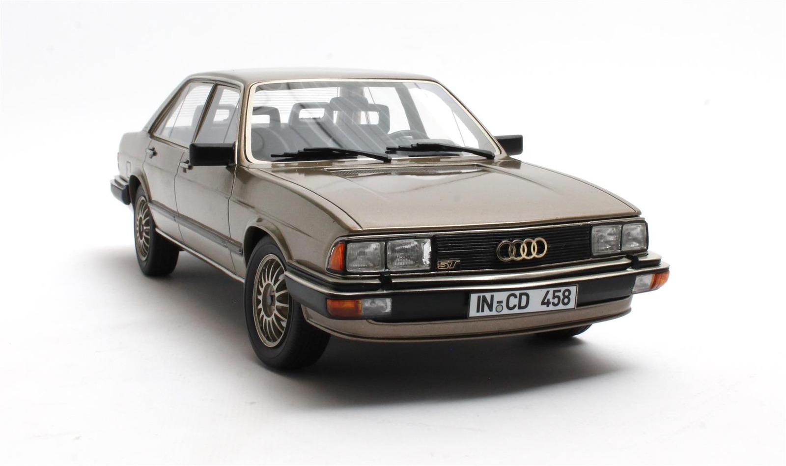 Modellauto Audi 200 5T typ 43 gold metallic 80-82 Cult Scale Models 1: ...